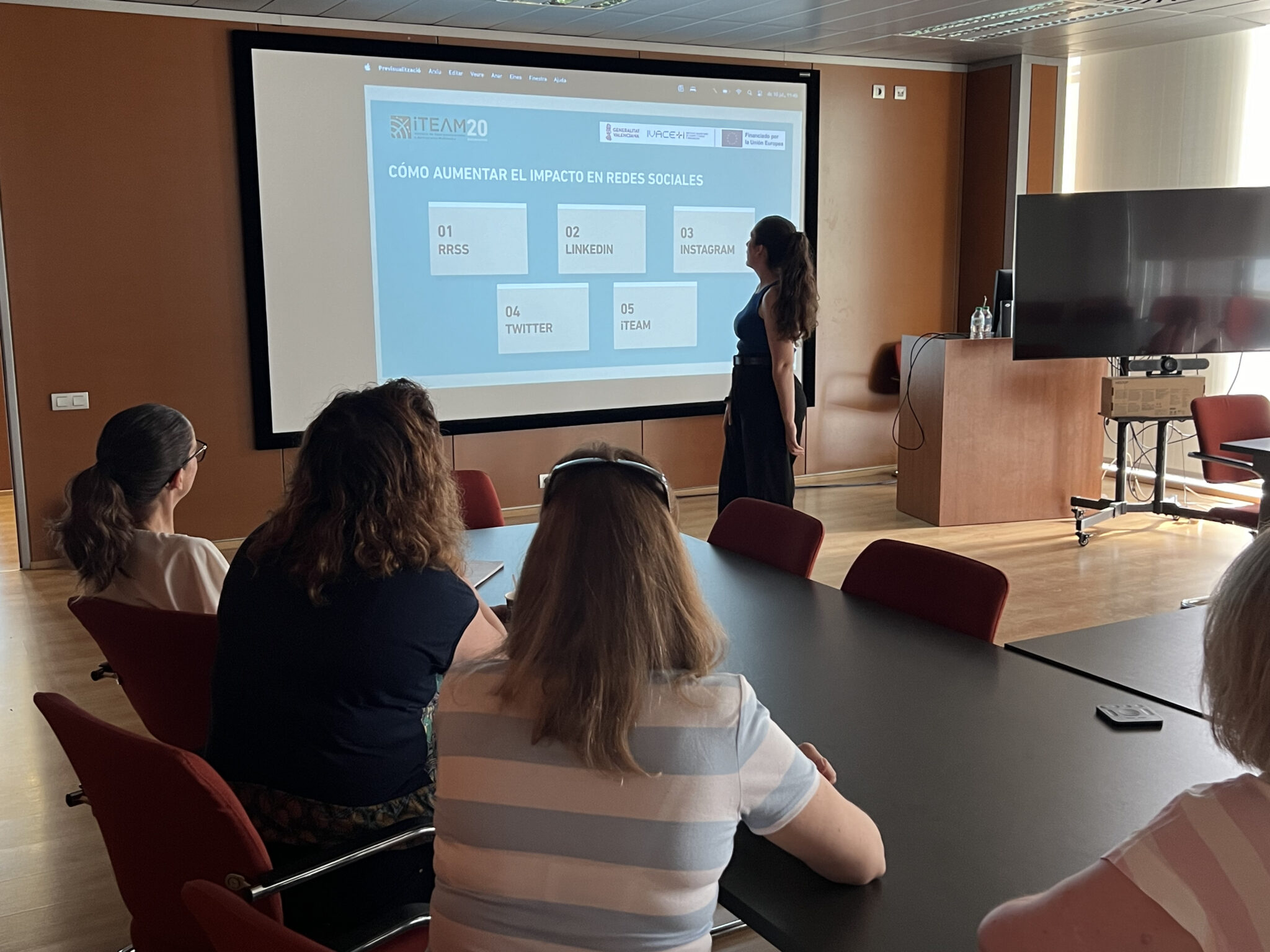 JUNE 9 | The UCIE of iTEAM organizes the first scientific communication ...